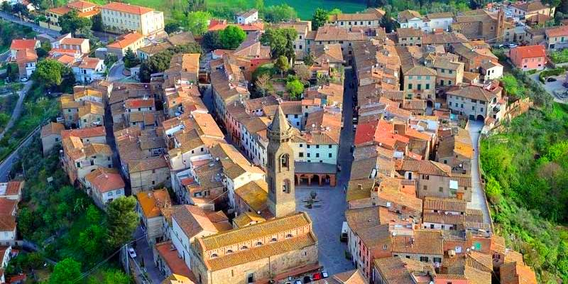 Peccioli, one of the Queens of the Valdera | Tuscany Holiday rent ...